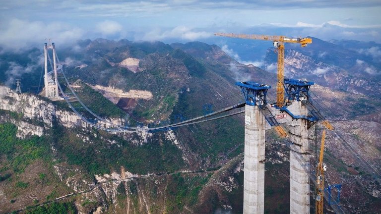 La Chine va inaugurer le pont le plus haut du monde : 625 mètres au-dessus du vide